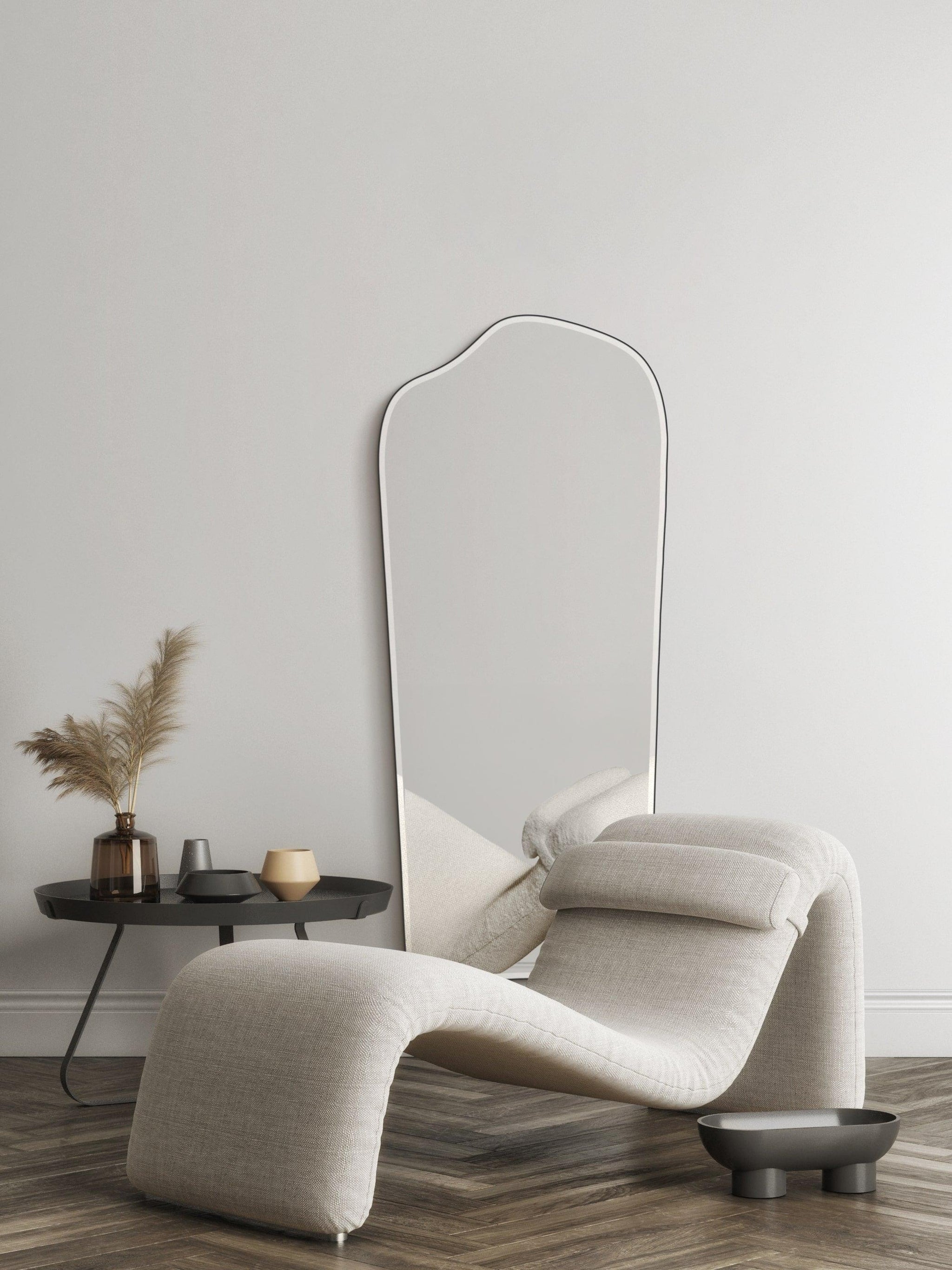 Ivy mirror » Moderne asymmetrisk spejl i buet design | 140x60cm